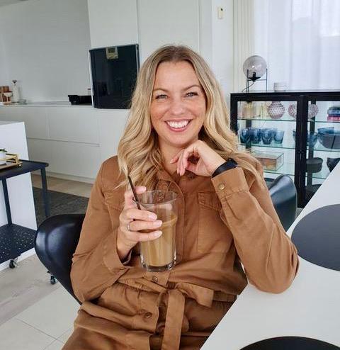 Trine bygger shelter og haveskur under ét tag